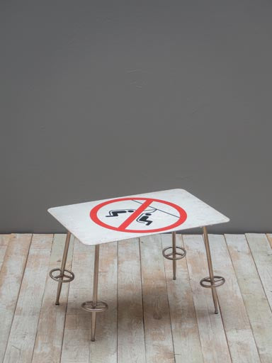 No Swinging Ski Sign Table – I Dream of Snow